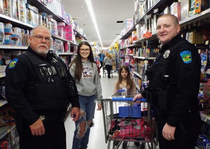St. Clair Township Shop With A Cop spreads holiday cheer | News, Sports ...